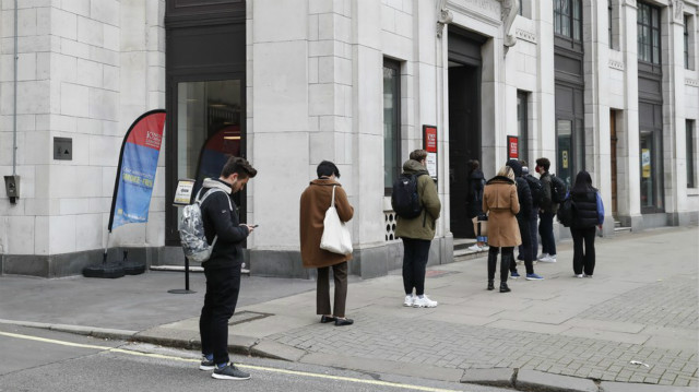 COVID-19 lockdown easing could cause anxiety for many, UK experts warn ...