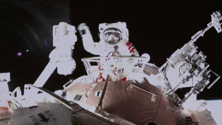 Xi Story: Supporting sci-tech innovation from a spark to space_英语频道_央视网 ...